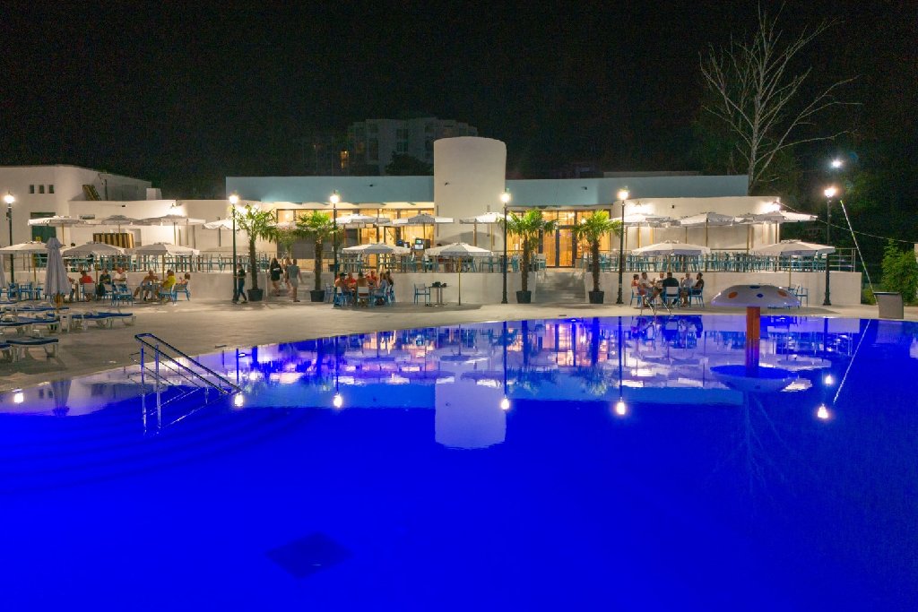 MERA HOLIDAY RESORT (Hotel Anca - Irina). ***, Venus Ct, Ro